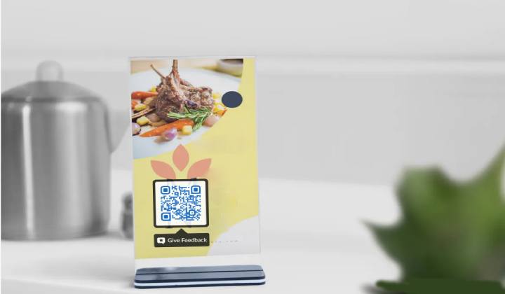 QR Codes on Table Tents | QR Code Generator | QRCodeChimp.com